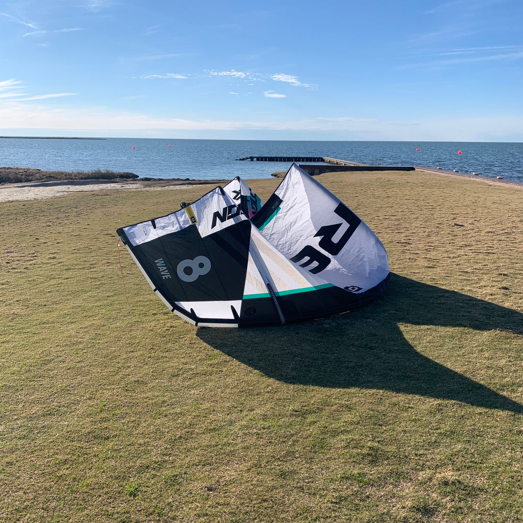 USED Core Section 4 Wave Kite-8m-White — REAL Watersports