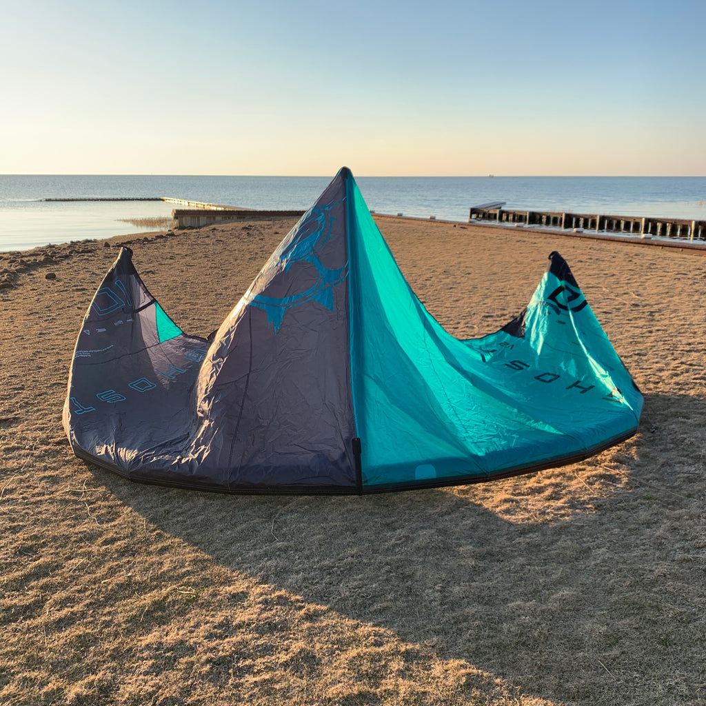 USED Slingshot Ghost V2 Kite-10m-Blue — REAL Watersports